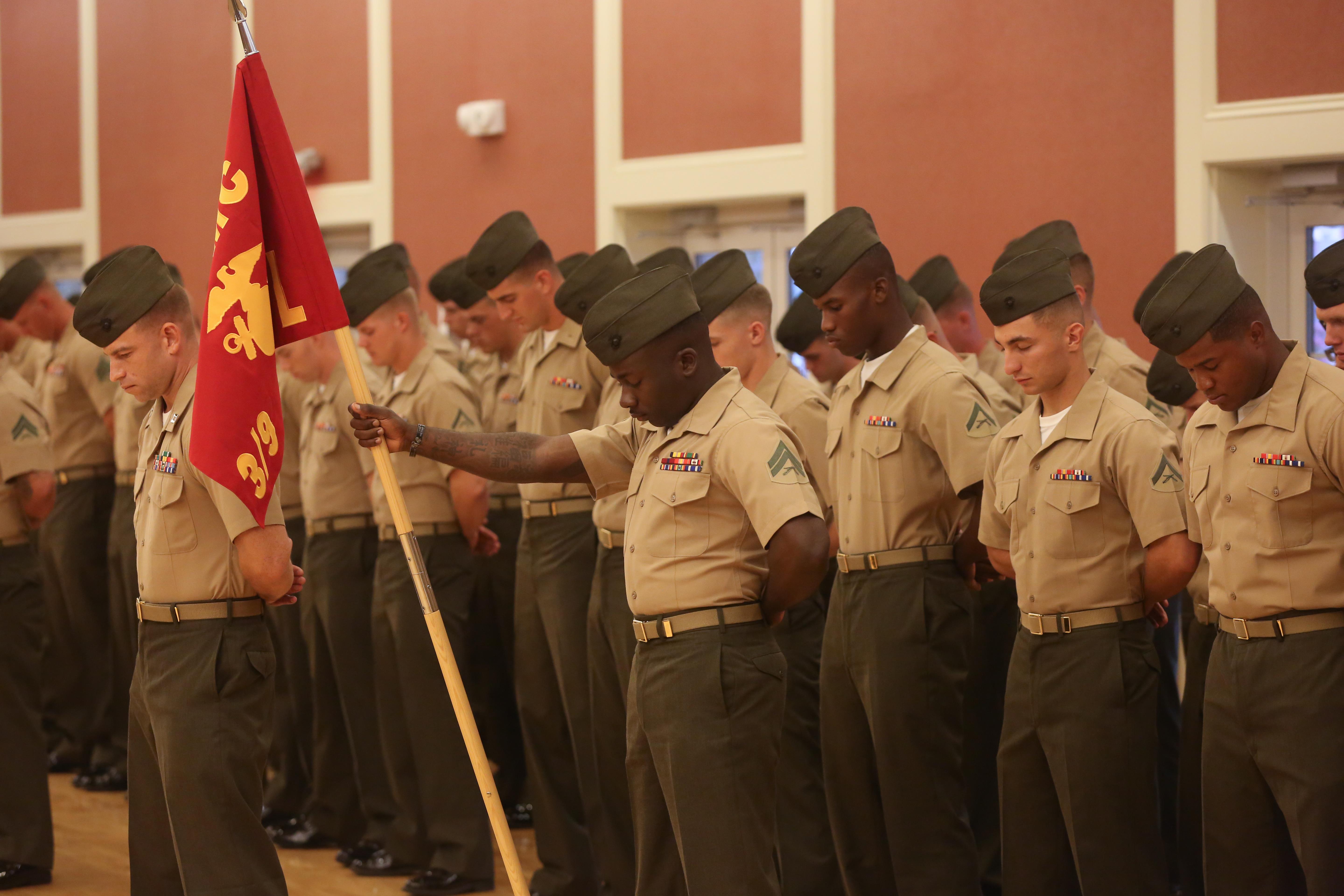Video: Marines Worship God Singing '10,000 Reasons' - AmericaFirst.win